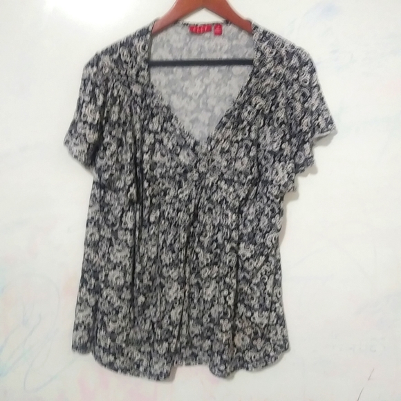 Elle | Tops | Elle 2x Feminine Floral Short Sleeved Cross Over Front ...